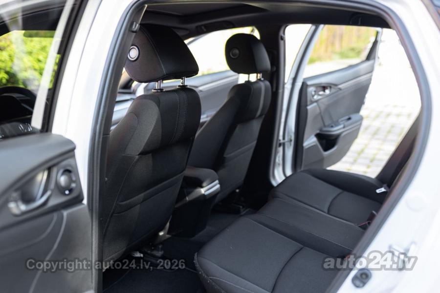 Balts Honda Civic 2020 Tallina, ar dzinēja tilpumu 1.50 L un nobraukumu 107 tūkst. km par 18990 €, foto 17 vietnē AUTOMOTO.COM.LV