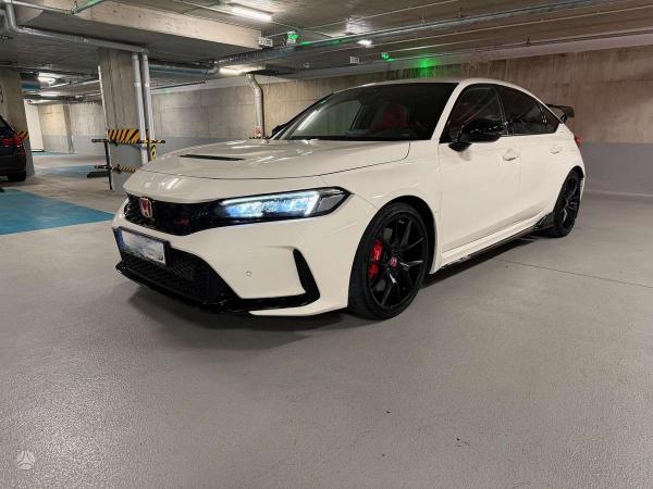 Balts Honda Civic 2024 Viļņa, ar dzinēja tilpumu 2.00 L un nobraukumu 18 tūkst. km par 49000 €, foto 1 vietnē AUTOMOTO.COM.LV
