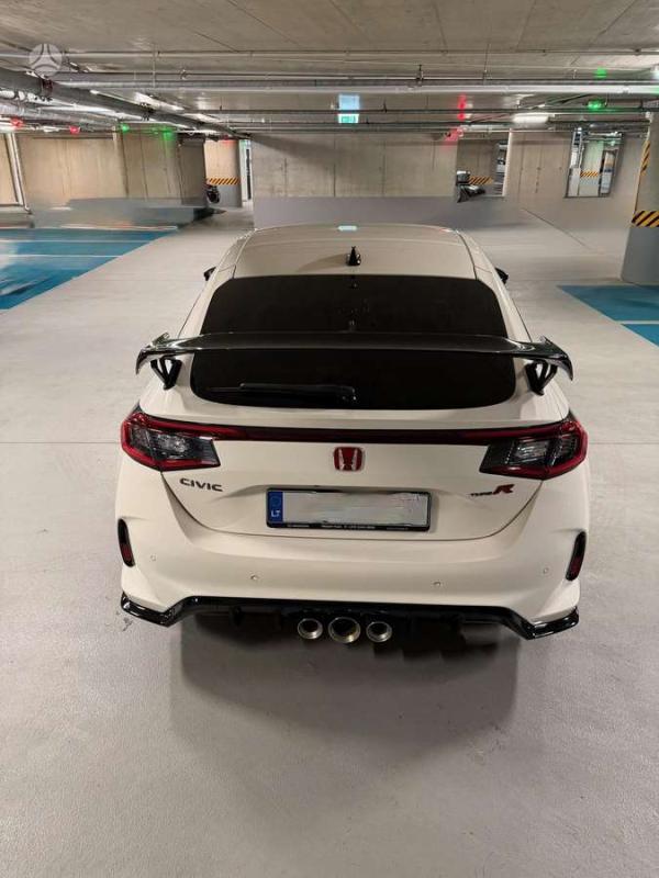 Balts Honda Civic 2024 Viļņa, ar dzinēja tilpumu 2.00 L un nobraukumu 18 tūkst. km par 49000 €, foto 8 vietnē AUTOMOTO.COM.LV