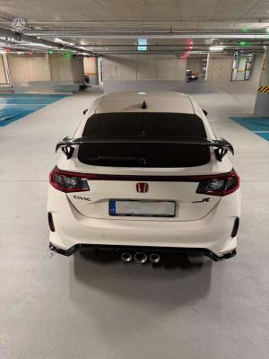 White Honda Civic 2024 in Vilnius, with an engine capacity of 2.00 L and mileage of 18 thousand km for 49000 €, photo 9 on AUTOMOTO.COM.LV