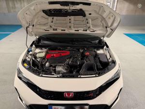 White Honda Civic 2024 in Vilnius, with an engine capacity of 2.00 L and mileage of 18 thousand km for 49000 €, photo 10 on AUTOMOTO.COM.LV