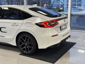 Balts Honda Civic 2025 Rīga, ar dzinēja tilpumu 2.00 L un nobraukumu 15 tūkst. km par 35500 €, foto 22 vietnē AUTOMOTO.COM.LV