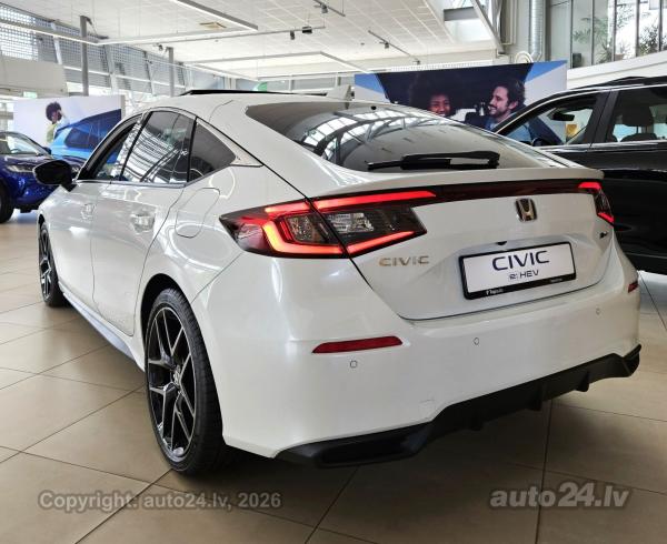 Balts Honda Civic 2026 Tallina, ar dzinēja tilpumu 2.00 L un nobraukumu 7 tūkst. km par 38400 €, foto 3 vietnē AUTOMOTO.COM.LV