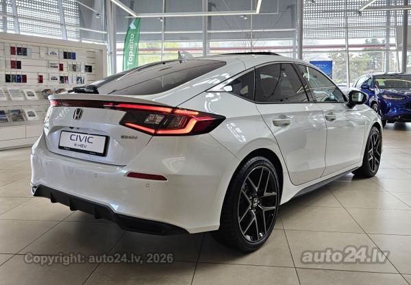 Balts Honda Civic 2026 Tallina, ar dzinēja tilpumu 2.00 L un nobraukumu 7 tūkst. km par 38400 €, foto 4 vietnē AUTOMOTO.COM.LV