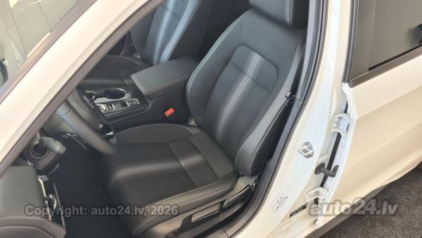 White Honda Civic 2026 in Tartu, with an engine capacity of 2.00 L and mileage of 21 thousand km for 34738 €, photo 5 on AUTOMOTO.COM.LV