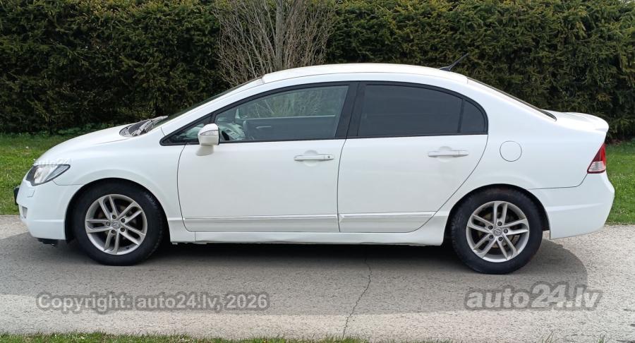 Balts Honda Civic 2008 Tallina, ar dzinēja tilpumu 1.30 L un nobraukumu 160 tūkst. km par 2990 €, foto 4 vietnē AUTOMOTO.COM.LV