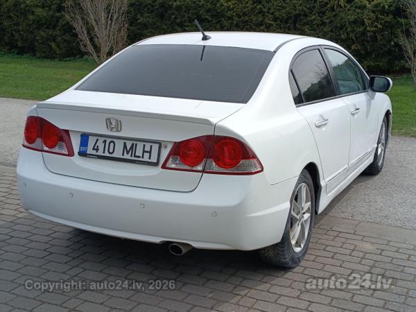 Balts Honda Civic 2008 Tallina, ar dzinēja tilpumu 1.30 L un nobraukumu 160 tūkst. km par 2990 €, foto 4 vietnē AUTOMOTO.COM.LV
