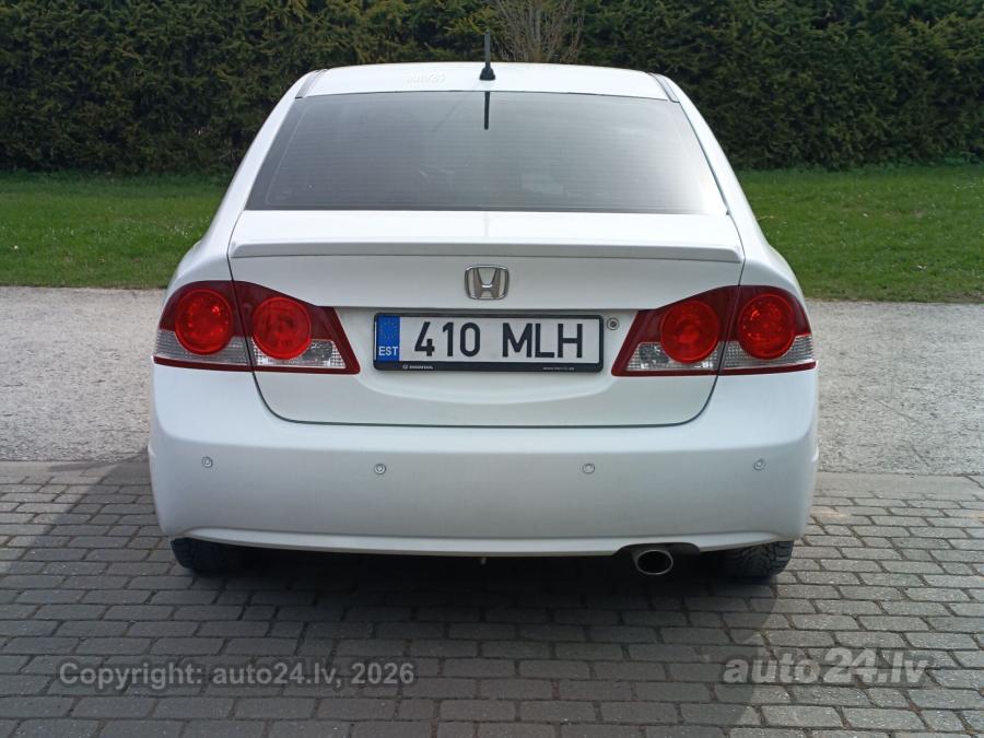 Balts Honda Civic 2008 Tallina, ar dzinēja tilpumu 1.30 L un nobraukumu 160 tūkst. km par 2990 €, foto 6 vietnē AUTOMOTO.COM.LV