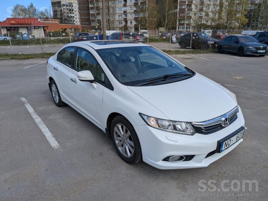 Balts Honda Civic 2014 Rīga, ar dzinēja tilpumu 1.80 L un nobraukumu 184 tūkst. km par 6950 €, foto 1 vietnē AUTOMOTO.COM.LV