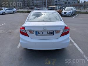 Balts Honda Civic 2014 Rīga, ar dzinēja tilpumu 1.80 L un nobraukumu 184 tūkst. km par 6950 €, foto 5 vietnē AUTOMOTO.COM.LV