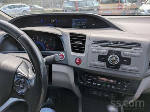 Balts Honda Civic 2014 Rīga, ar dzinēja tilpumu 1.80 L un nobraukumu 184 tūkst. km par 6950 €, foto 7 vietnē AUTOMOTO.COM.LV