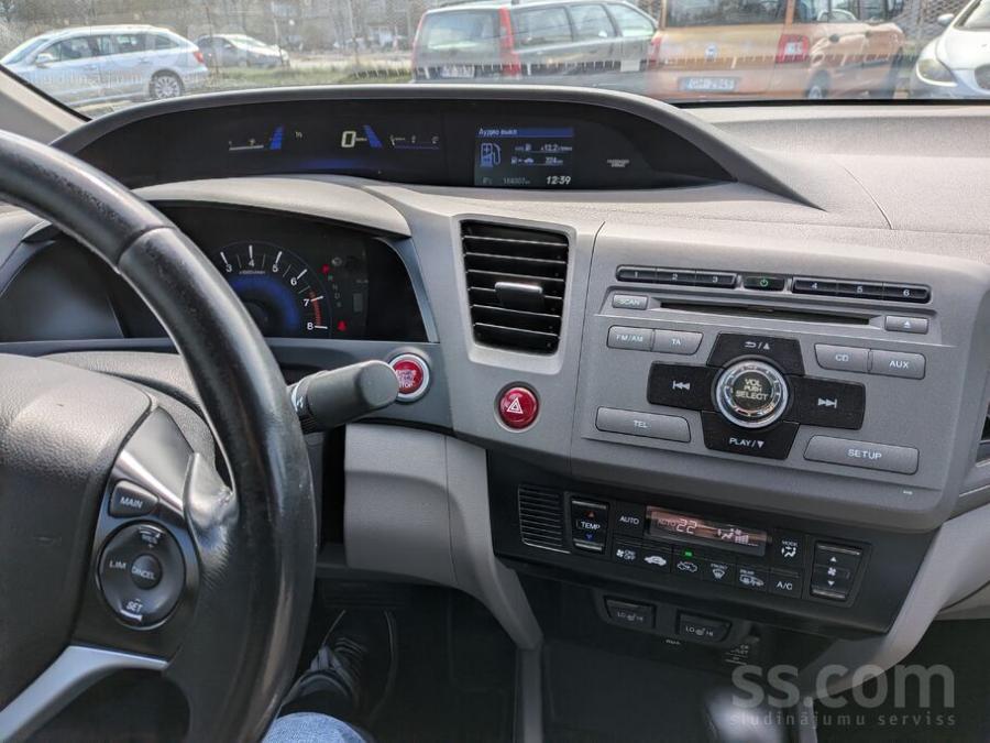 Balts Honda Civic 2014 Rīga, ar dzinēja tilpumu 1.80 L un nobraukumu 184 tūkst. km par 6950 €, foto 7 vietnē AUTOMOTO.COM.LV