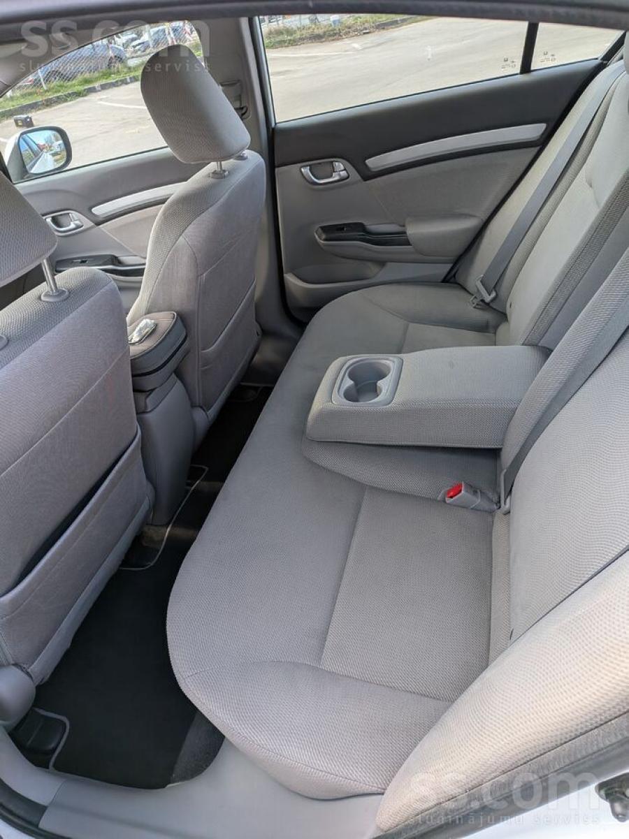 Balts Honda Civic 2014 Rīga, ar dzinēja tilpumu 1.80 L un nobraukumu 184 tūkst. km par 6950 €, foto 9 vietnē AUTOMOTO.COM.LV