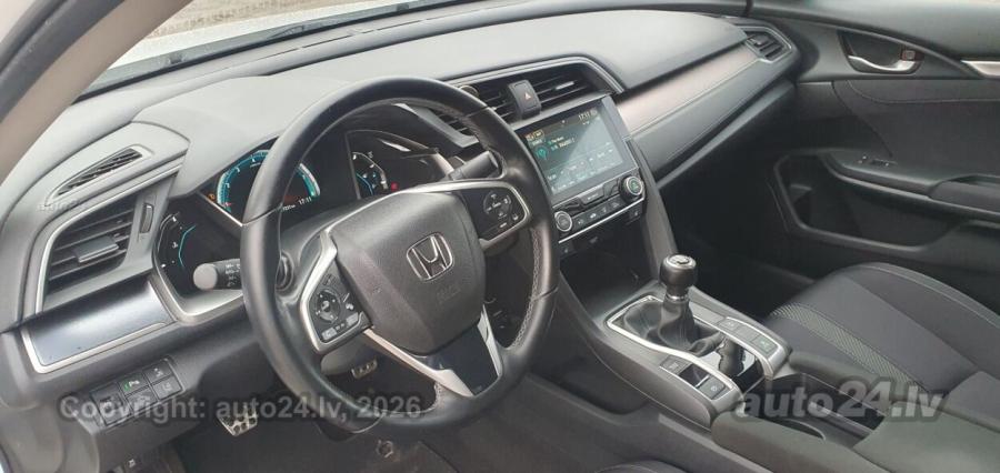 Balts Honda Civic 2017 Tallina, ar dzinēja tilpumu 1.50 L un nobraukumu 117 tūkst. km par 15300 €, foto 9 vietnē AUTOMOTO.COM.LV