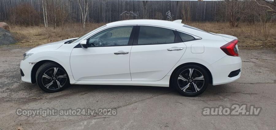 White Honda Civic 2017 in Tallinn, with an engine capacity of 1.50 L and mileage of 117 thousand km for 15300 €, photo 4 on AUTOMOTO.COM.LV