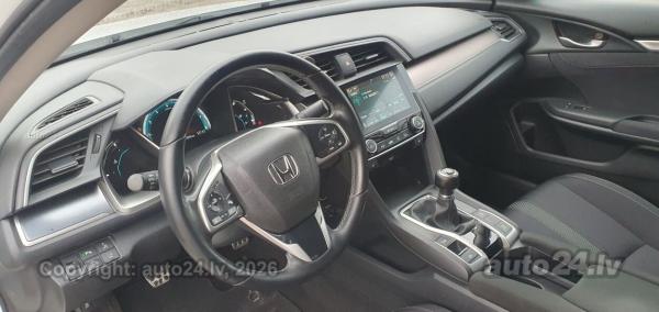 White Honda Civic 2017 in Tallinn, with an engine capacity of 1.50 L and mileage of 117 thousand km for 15300 €, photo 9 on AUTOMOTO.COM.LV