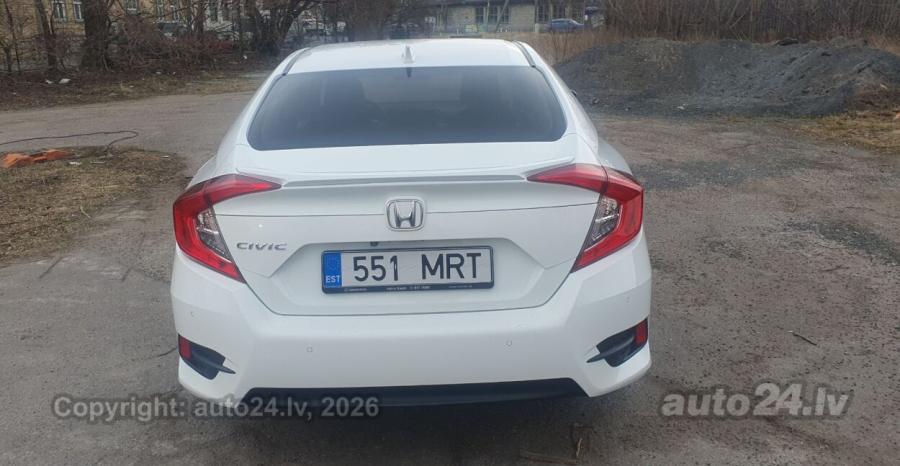 White Honda Civic 2017 in Tallinn, with an engine capacity of 1.50 L and mileage of 117 thousand km for 15300 €, photo 10 on AUTOMOTO.COM.LV