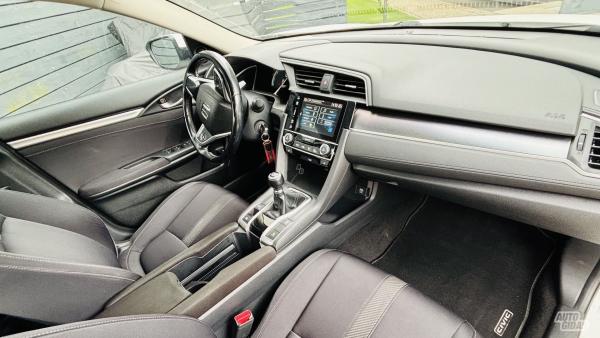 White Honda Civic 2018 in Vilnius, with an engine capacity of 1.50 L and mileage of 161 thousand km for 14000 €, photo 9 on AUTOMOTO.COM.LV