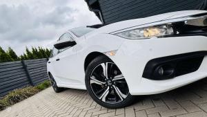 White Honda Civic 2018 in Vilnius, with an engine capacity of 1.50 L and mileage of 161 thousand km for 13900 €, photo  on AUTOMOTO.COM.LV