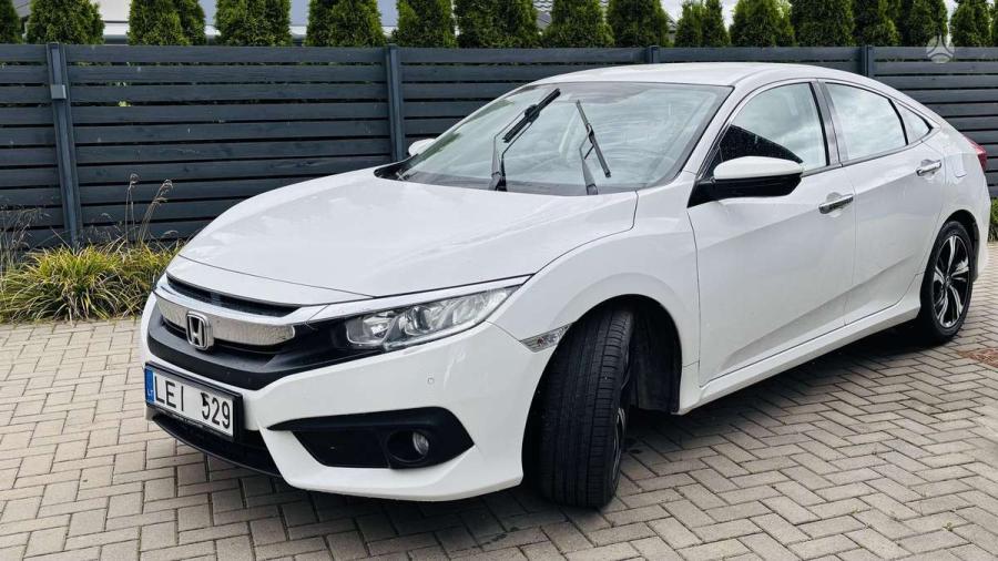 White Honda Civic 2018 in Vilnius, with an engine capacity of 1.50 L and mileage of 161 thousand km for 13900 €, photo 5 on AUTOMOTO.COM.LV