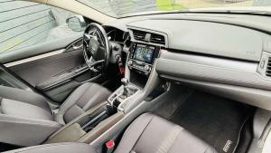 White Honda Civic 2018 in Vilnius, with an engine capacity of 1.50 L and mileage of 161 thousand km for 13900 €, photo 10 on AUTOMOTO.COM.LV