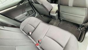 White Honda Civic 2018 in Vilnius, with an engine capacity of 1.50 L and mileage of 161 thousand km for 13900 €, photo 11 on AUTOMOTO.COM.LV