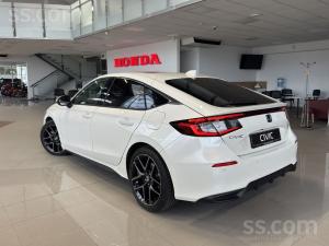 Balts Honda Civic 2024 Rīga, ar dzinēja tilpumu 2.00 L un nobraukumu 2 tūkst. km par 34790 €, foto 7 vietnē AUTOMOTO.COM.LV
