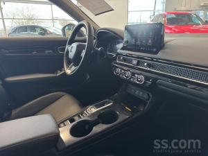 Balts Honda Civic 2024 Rīga, ar dzinēja tilpumu 2.00 L un nobraukumu 2 tūkst. km par 34790 €, foto 12 vietnē AUTOMOTO.COM.LV