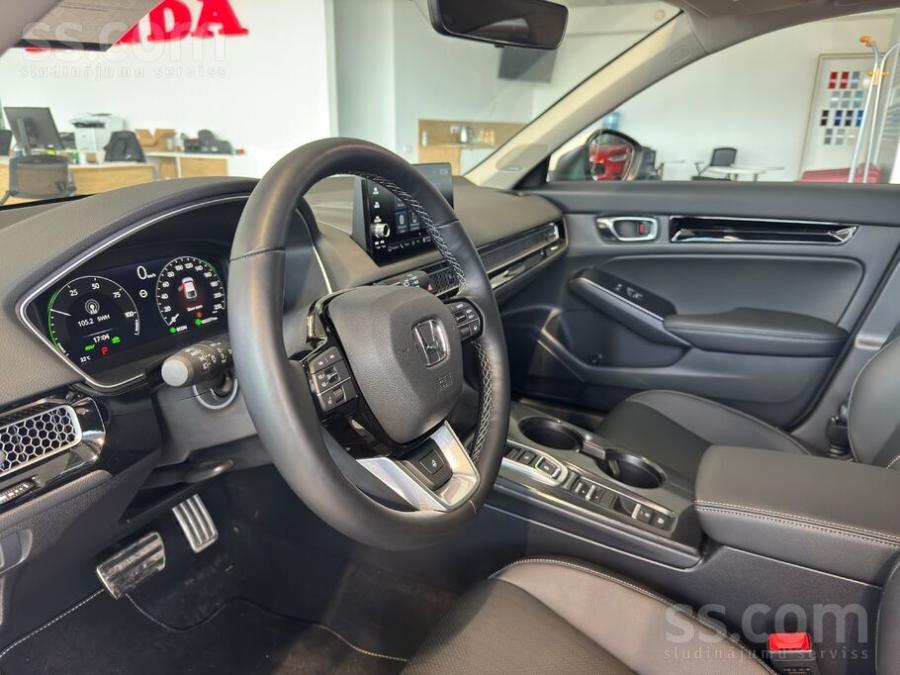 Balts Honda Civic 2024 Rīga, ar dzinēja tilpumu 2.00 L un nobraukumu 2 tūkst. km par 34790 €, foto 13 vietnē AUTOMOTO.COM.LV
