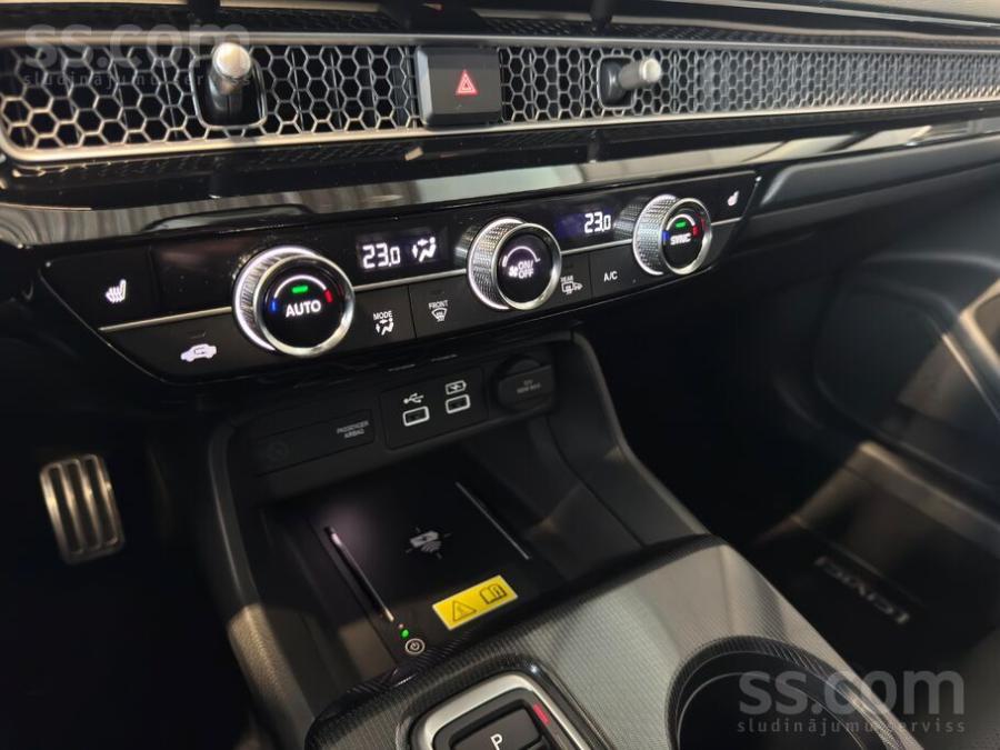 Balts Honda Civic 2024 Rīga, ar dzinēja tilpumu 2.00 L un nobraukumu 2 tūkst. km par 34790 €, foto 18 vietnē AUTOMOTO.COM.LV