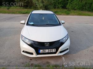 Белый Хонда Цивик 2014 в Рига, объемом двигателя 1.60 л и пробегом 214 тыс. км за 4300 €, фото 4 на AUTOMOTO.COM.LV