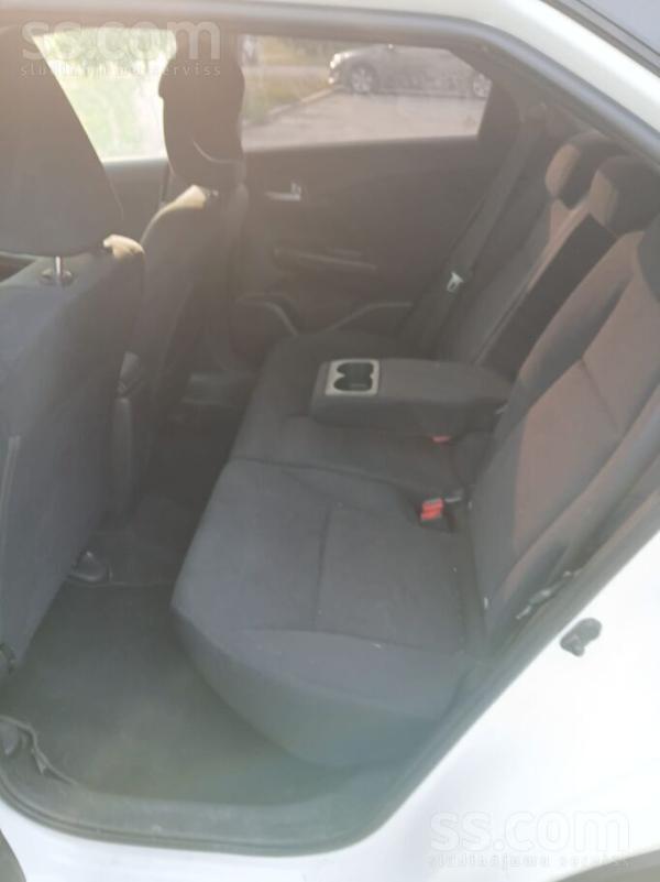 Balts Honda Civic 2014 Rīga, ar dzinēja tilpumu 1.60 L un nobraukumu 214 tūkst. km par 4300 €, foto 7 vietnē AUTOMOTO.COM.LV