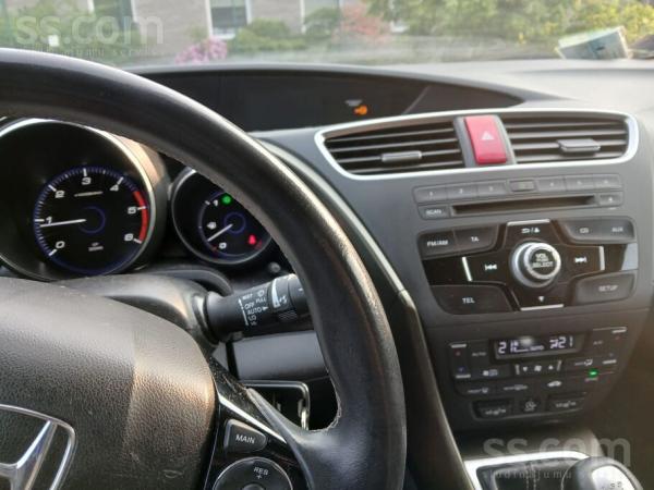 Balts Honda Civic 2014 Rīga, ar dzinēja tilpumu 1.60 L un nobraukumu 214 tūkst. km par 4300 €, foto 8 vietnē AUTOMOTO.COM.LV