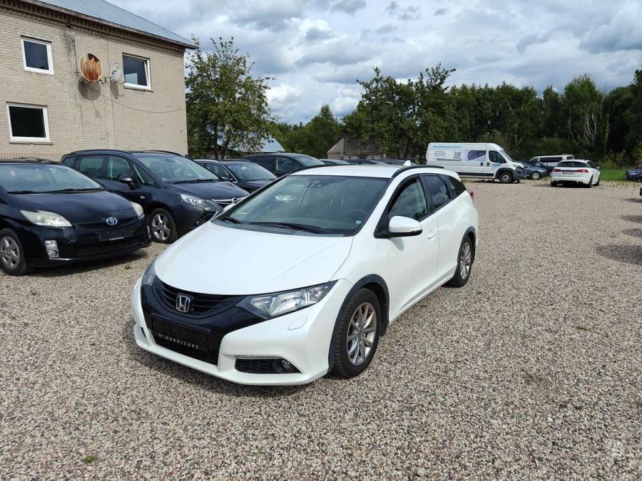 Balts Honda Civic 2014 Viļņa, ar dzinēja tilpumu 1.60 L un nobraukumu 480 tūkst. km par 2900 €, foto 1 vietnē AUTOMOTO.COM.LV