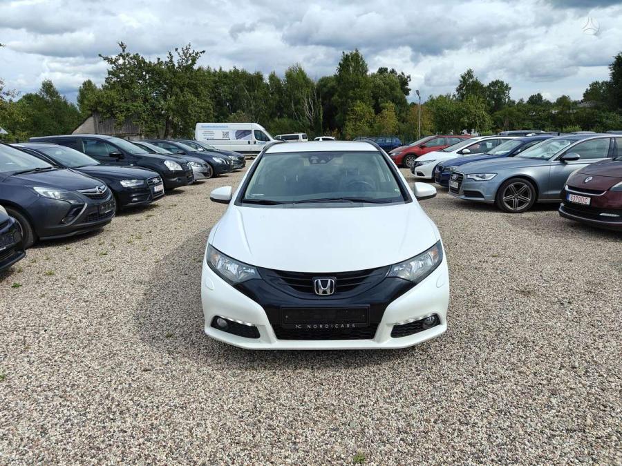 Balts Honda Civic 2014 Viļņa, ar dzinēja tilpumu 1.60 L un nobraukumu 480 tūkst. km par 2900 €, foto 3 vietnē AUTOMOTO.COM.LV