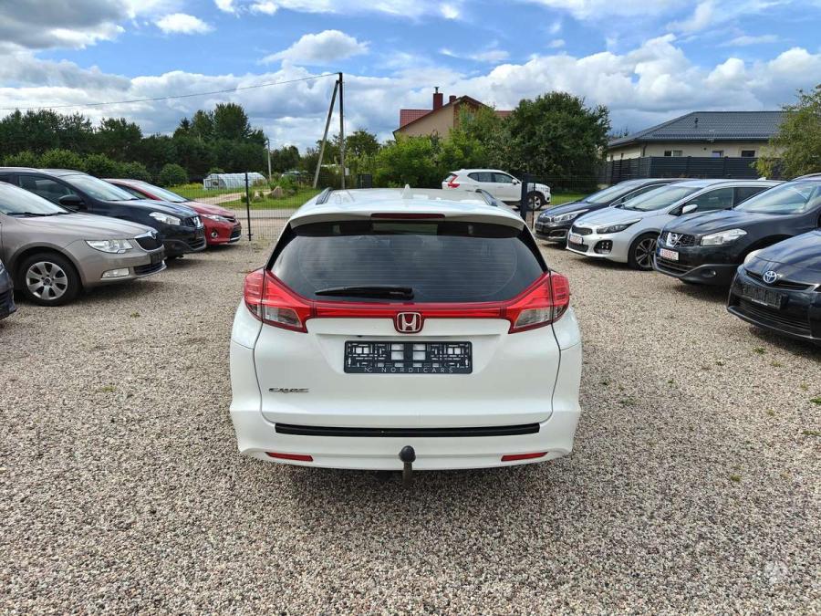 Balts Honda Civic 2014 Viļņa, ar dzinēja tilpumu 1.60 L un nobraukumu 480 tūkst. km par 2900 €, foto 6 vietnē AUTOMOTO.COM.LV