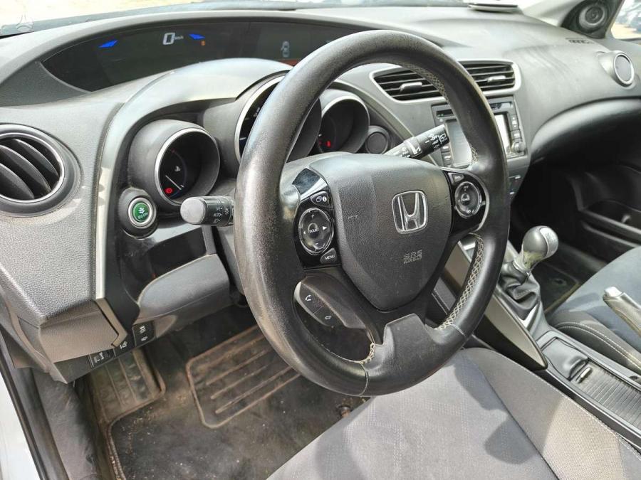 Balts Honda Civic 2014 Viļņa, ar dzinēja tilpumu 1.60 L un nobraukumu 480 tūkst. km par 2900 €, foto 12 vietnē AUTOMOTO.COM.LV