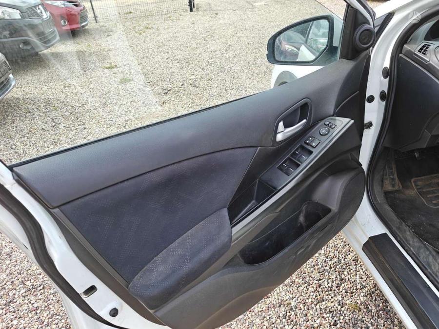 Balts Honda Civic 2014 Viļņa, ar dzinēja tilpumu 1.60 L un nobraukumu 480 tūkst. km par 2900 €, foto 13 vietnē AUTOMOTO.COM.LV