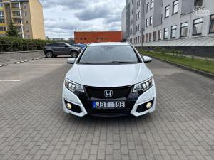 Белый Хонда Цивик 2016 в Вильнюс, объемом двигателя 1.80 л и пробегом 87 тыс. км за 9250 €, фото 3 на AUTOMOTO.COM.LV
