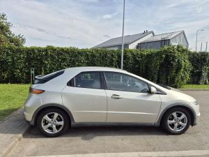 Yellow Honda Civic 2006 in Vilnius, with an engine capacity of 1.34 L and mileage of 245 thousand km for 2500 €, photo 5 on AUTOMOTO.COM.LV