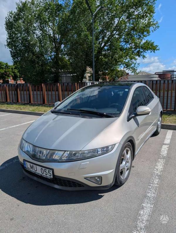 Dzeltens Honda Civic 2007 Marijampole, ar dzinēja tilpumu 2.20 L un nobraukumu 301 tūkst. km par 1000 €, foto 1 vietnē AUTOMOTO.COM.LV