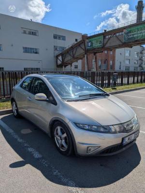 Yellow Honda Civic 2007 in Marijampole, with an engine capacity of 2.20 L and mileage of 301 thousand km for 1000 €, photo 3 on AUTOMOTO.COM.LV