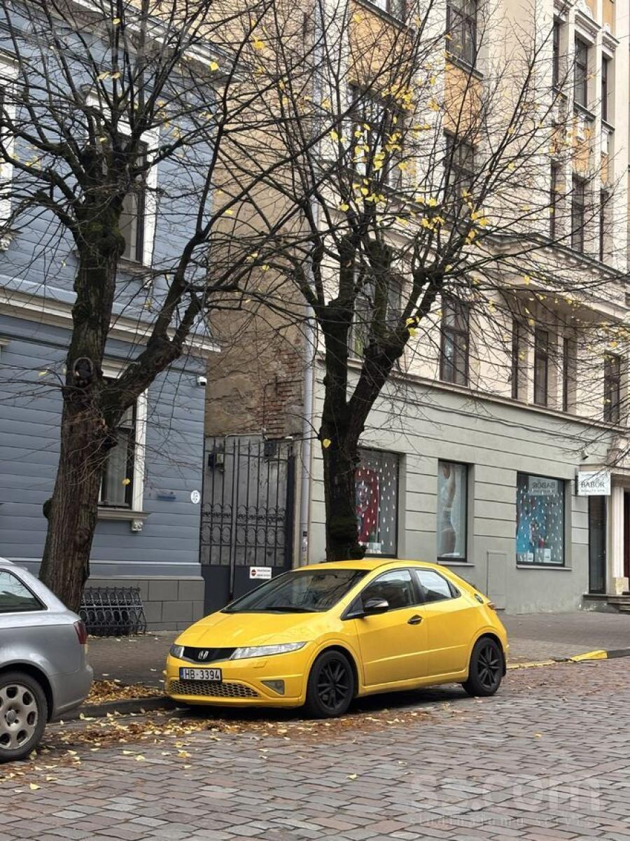 Dzeltens Honda Civic 2008 Rīga, ar dzinēja tilpumu 1.80 L un nobraukumu 220 tūkst. km par 1300 €, foto 1 vietnē AUTOMOTO.COM.LV