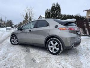 Dzeltens Honda Civic 2010 Viļņa, ar dzinēja tilpumu 1.80 L un nobraukumu 200 tūkst. km par 2850 €, foto  vietnē AUTOMOTO.COM.LV