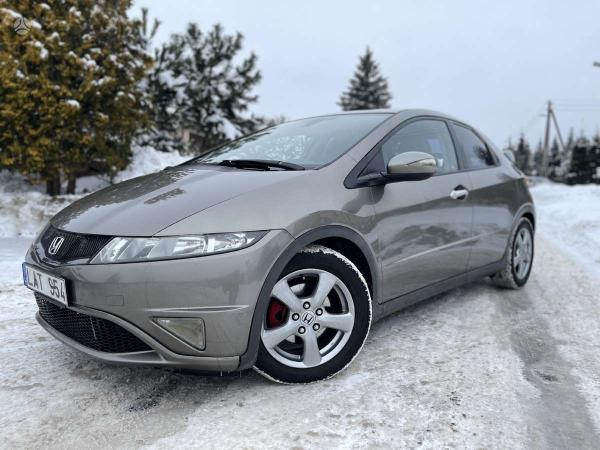 Dzeltens Honda Civic 2010 Viļņa, ar dzinēja tilpumu 1.80 L un nobraukumu 200 tūkst. km par 2850 €, foto 5 vietnē AUTOMOTO.COM.LV