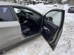 Yellow Honda Civic 2010 in Vilnius, with an engine capacity of 1.80 L and mileage of 200 thousand km for 2850 €, photo 23 on AUTOMOTO.COM.LV