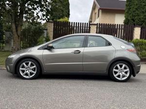Dzeltens Honda Civic 2010 Viļņa, ar dzinēja tilpumu 1.80 L un nobraukumu 225 tūkst. km par 2950 €, foto 7 vietnē AUTOMOTO.COM.LV