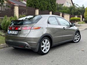Dzeltens Honda Civic 2010 Viļņa, ar dzinēja tilpumu 1.80 L un nobraukumu 225 tūkst. km par 2950 €, foto 22 vietnē AUTOMOTO.COM.LV