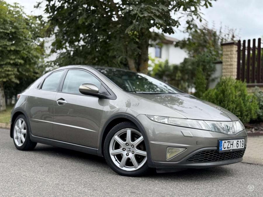 Dzeltens Honda Civic 2010 Viļņa, ar dzinēja tilpumu 1.80 L un nobraukumu 225 tūkst. km par 2950 €, foto 27 vietnē AUTOMOTO.COM.LV