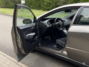 Dzeltens Honda Civic 2010 Viļņa, ar dzinēja tilpumu 1.80 L un nobraukumu 225 tūkst. km par 2950 €, foto 30 vietnē AUTOMOTO.COM.LV